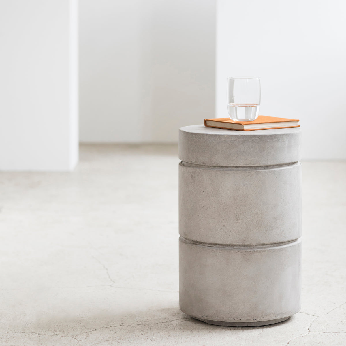 Round Concrete Stool Pawn by Serax | Mad Atelier