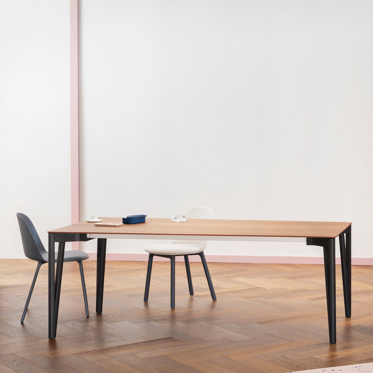 Decapo Dining Table by Miniforms | Mad Atelier