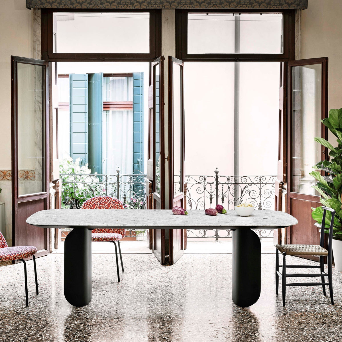 Barry Table by Miniforms | Mad Atelier